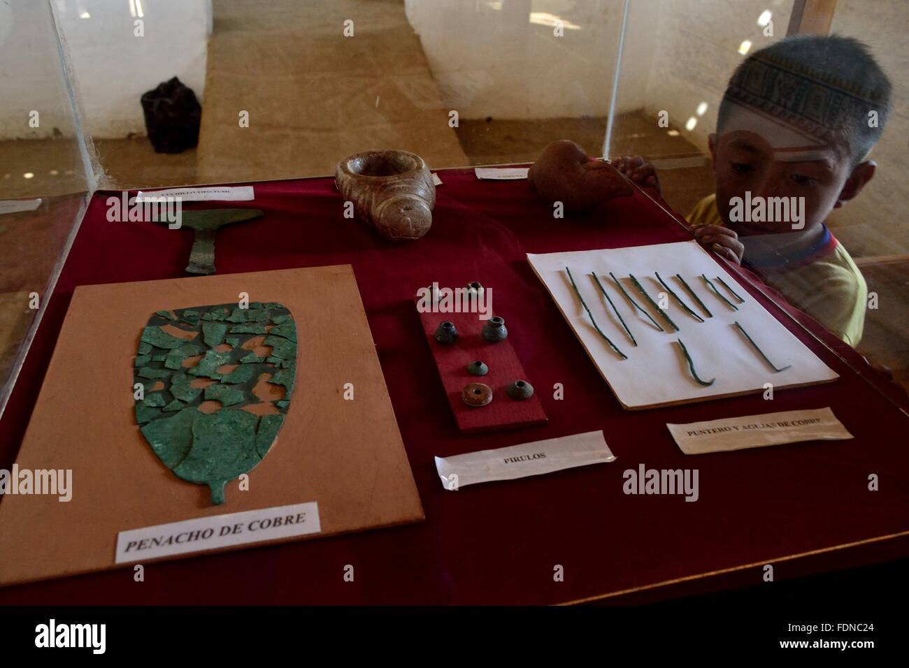 Inca weaving tradition hi-res stock photography and images - Alamy