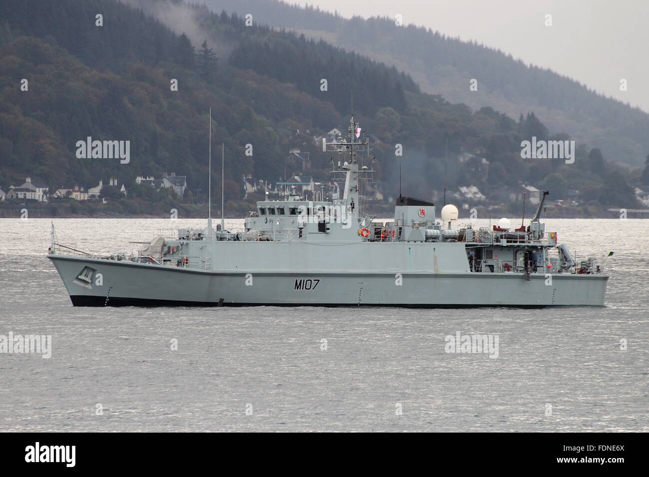 HMS Pembroke (M107), a Sandown-class minehunter of the Royal Navy, on ...