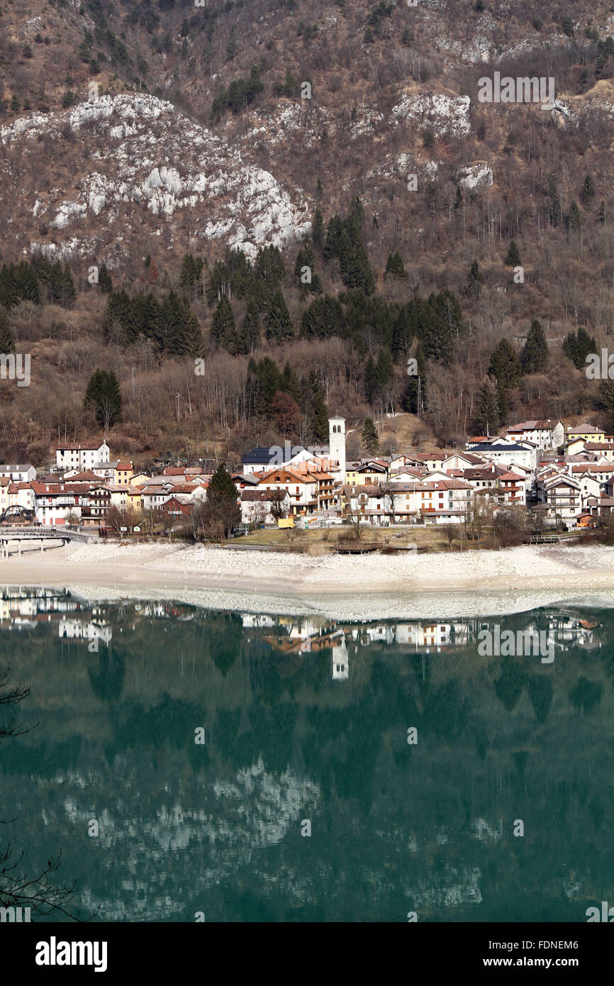 Lake barcis hi-res stock photography and images - Alamy