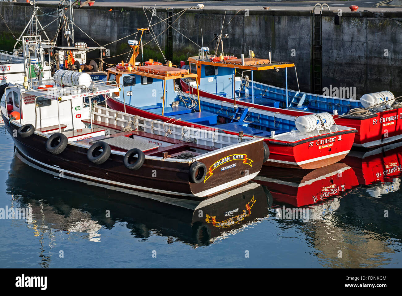 Red boats england hi-res stock photography and images - Alamy