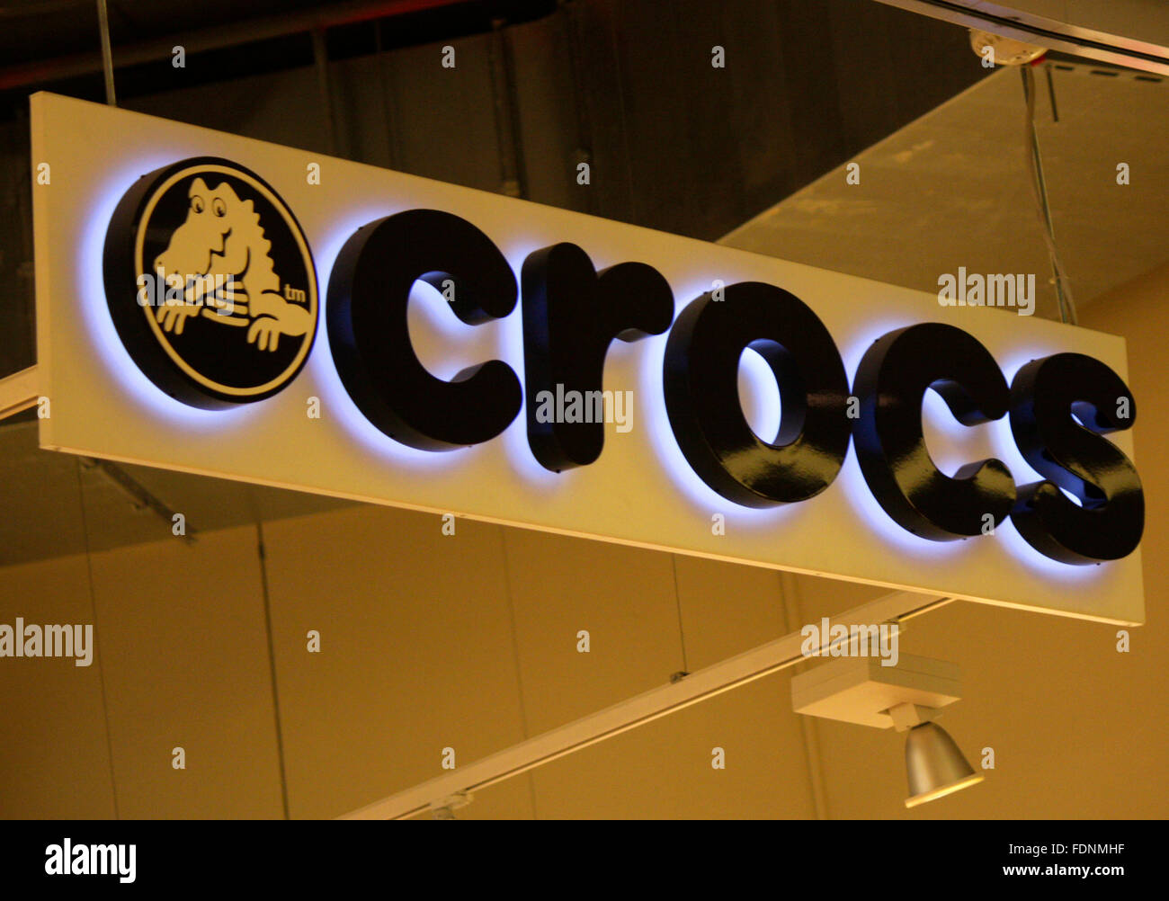 Crocs logo hi-res stock photography and images - Alamy