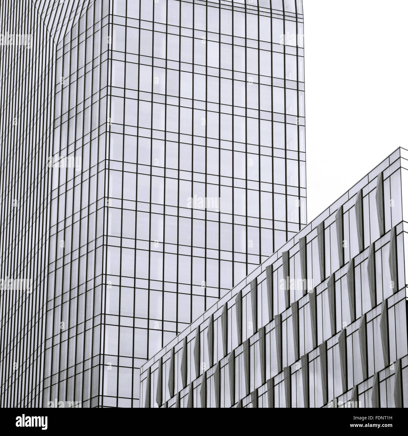 Office building milan hi-res stock photography and images - Alamy