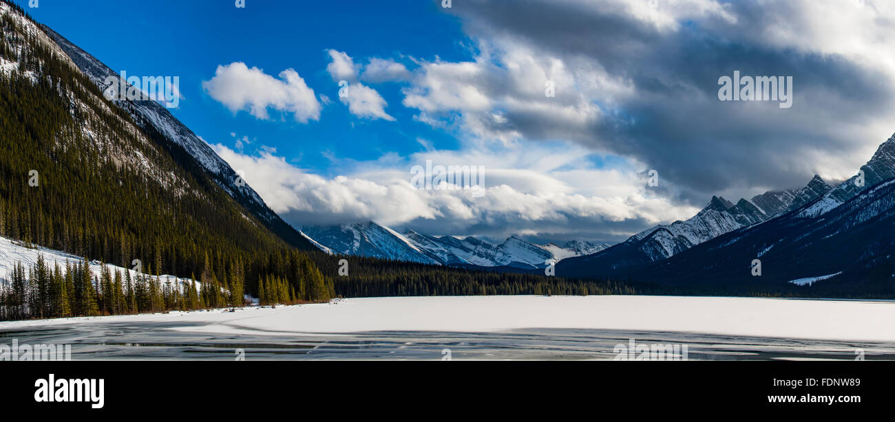 Frozen Boom Lake in Banff National Park Alberta Canada in winter Stock ...