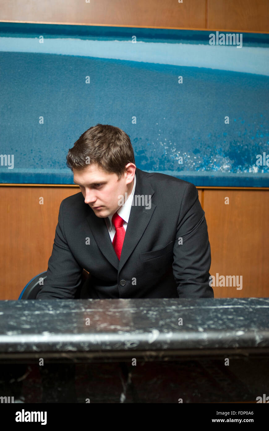 Hotel receptionist hi-res stock photography and images - Alamy