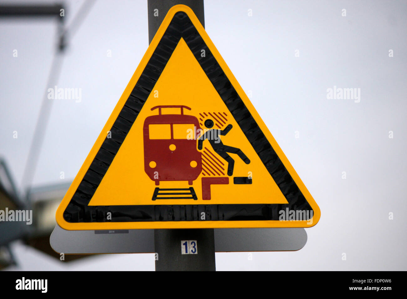 Warnschild hi-res stock photography and images - Alamy