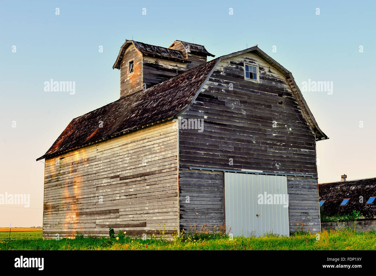 Barn rural farming doors hi-res stock photography and images - Alamy