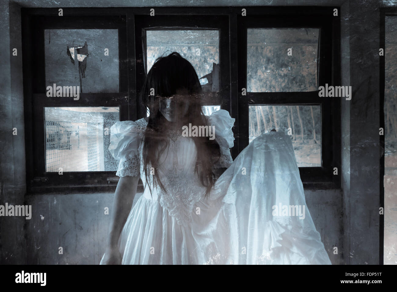 Haunted House Woman Stock Photos & Haunted House Woman Stock Images - Alamy