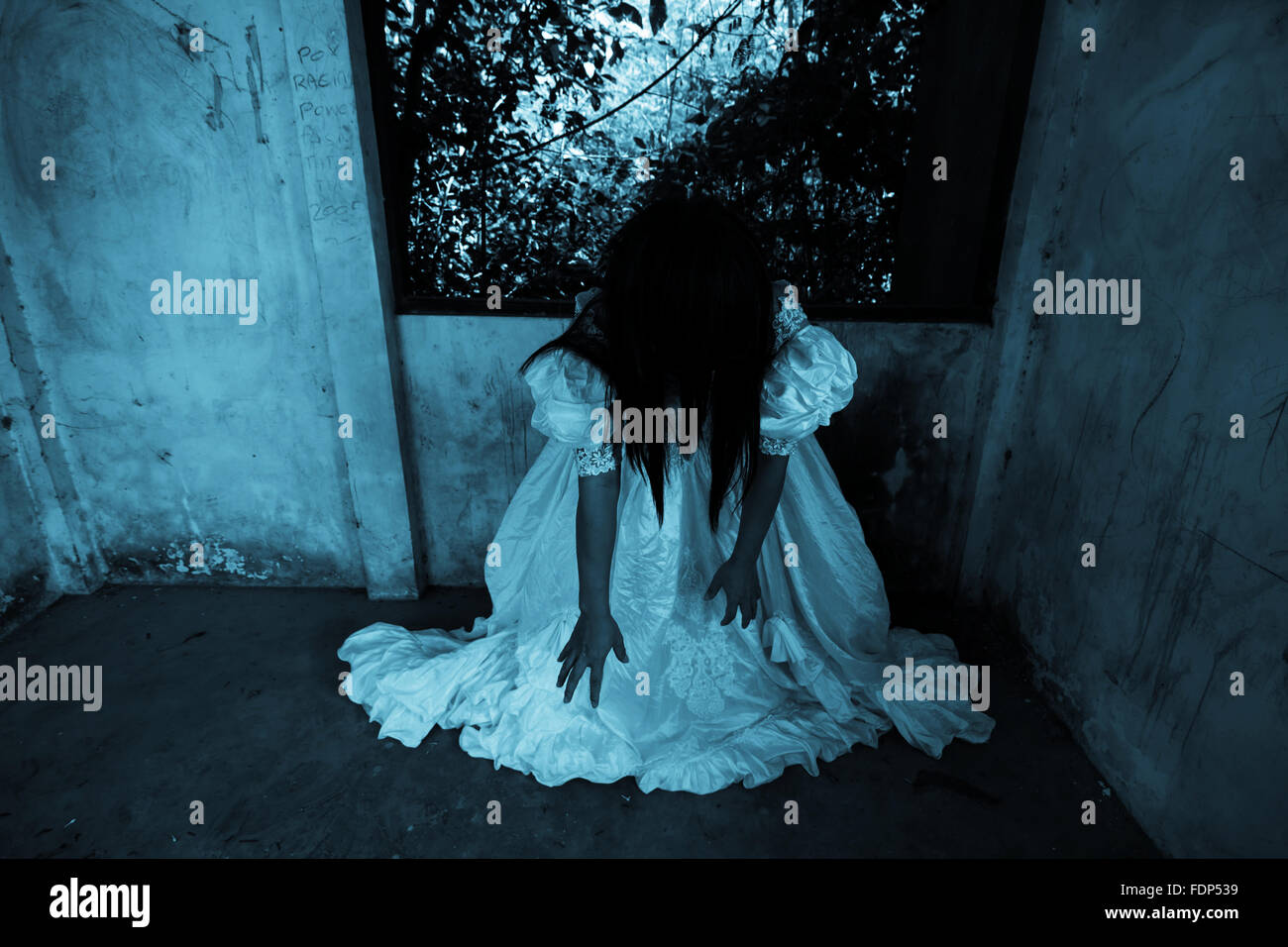 House with ghost hi-res stock photography and images - Alamy