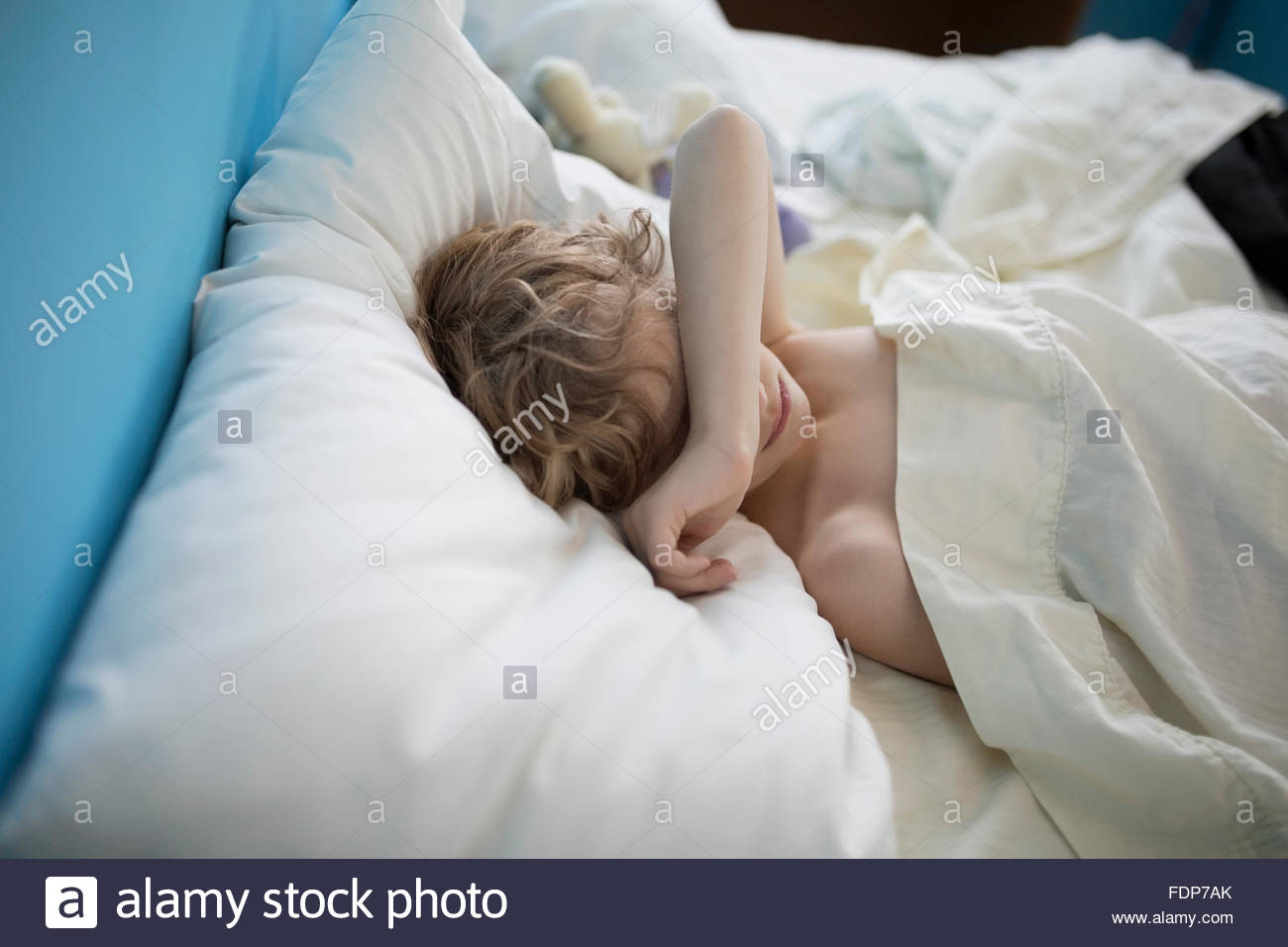 Boy with one arm hi-res stock photography and images - Alamy