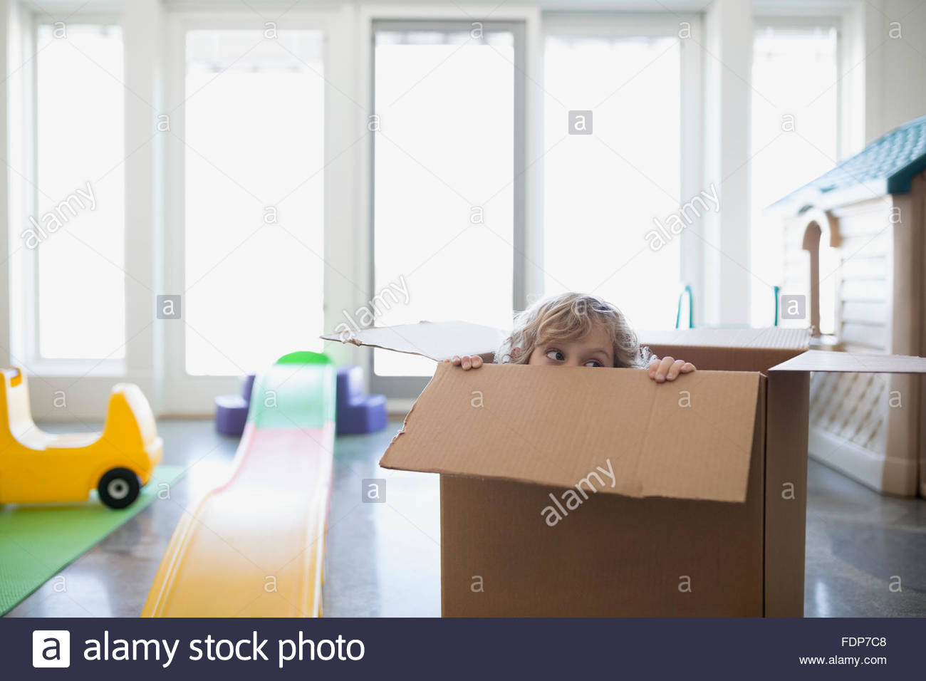 Boy in the box hi-res stock photography and images - Alamy