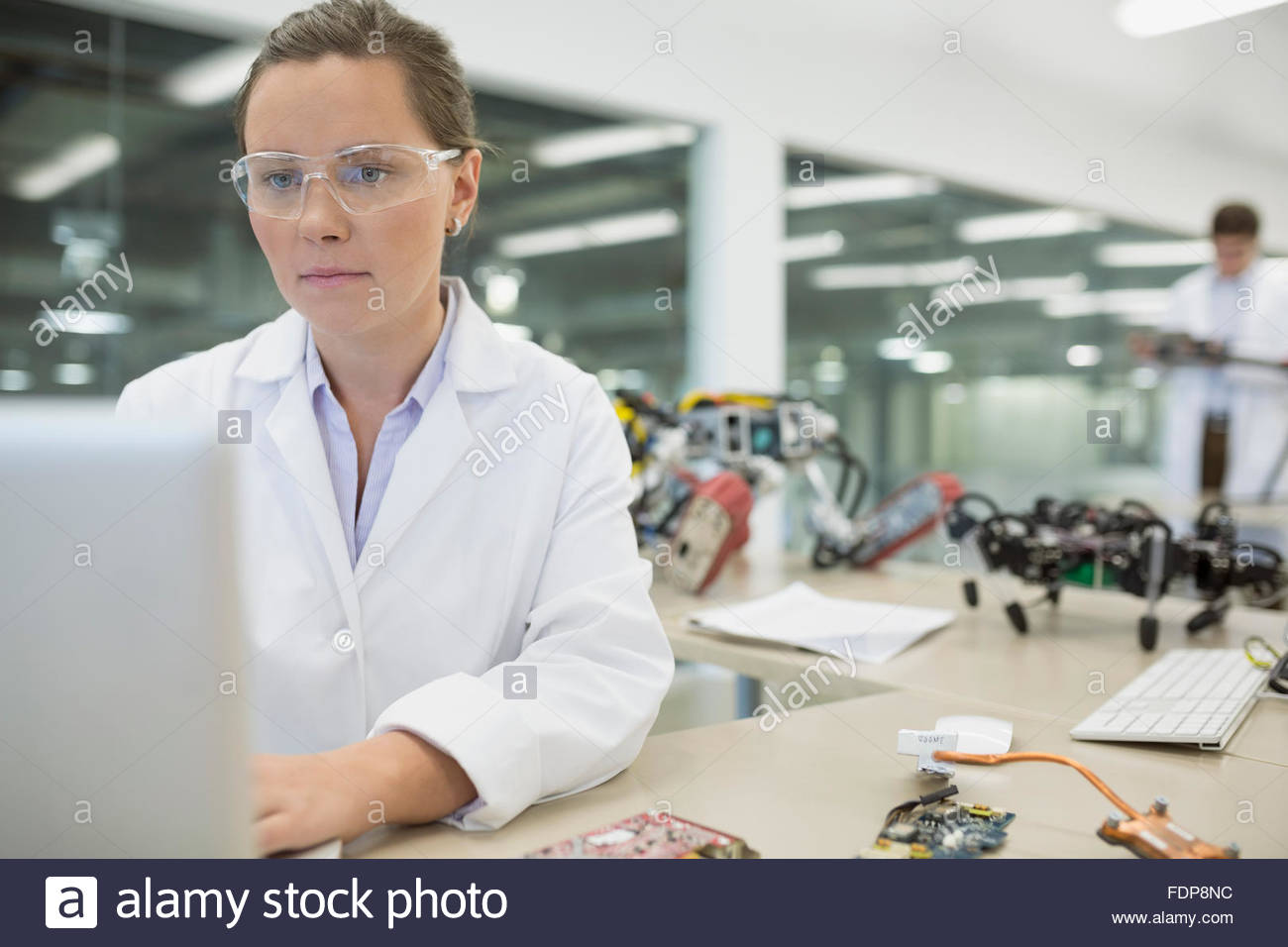 Computer engineer hi-res stock photography and images - Alamy