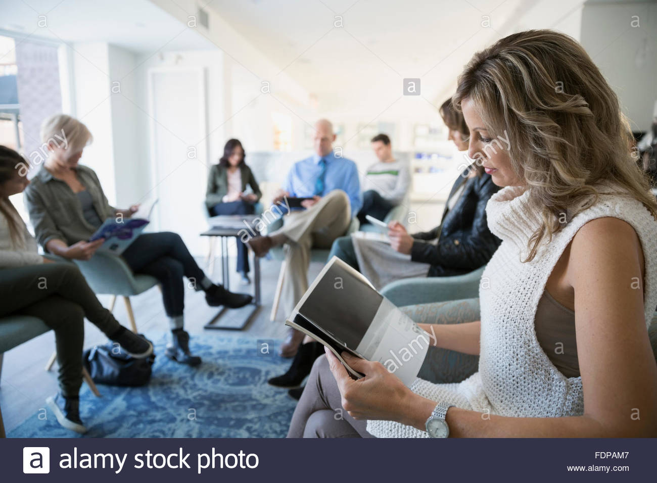 Waiting room magazine hi-res stock photography and images - Alamy