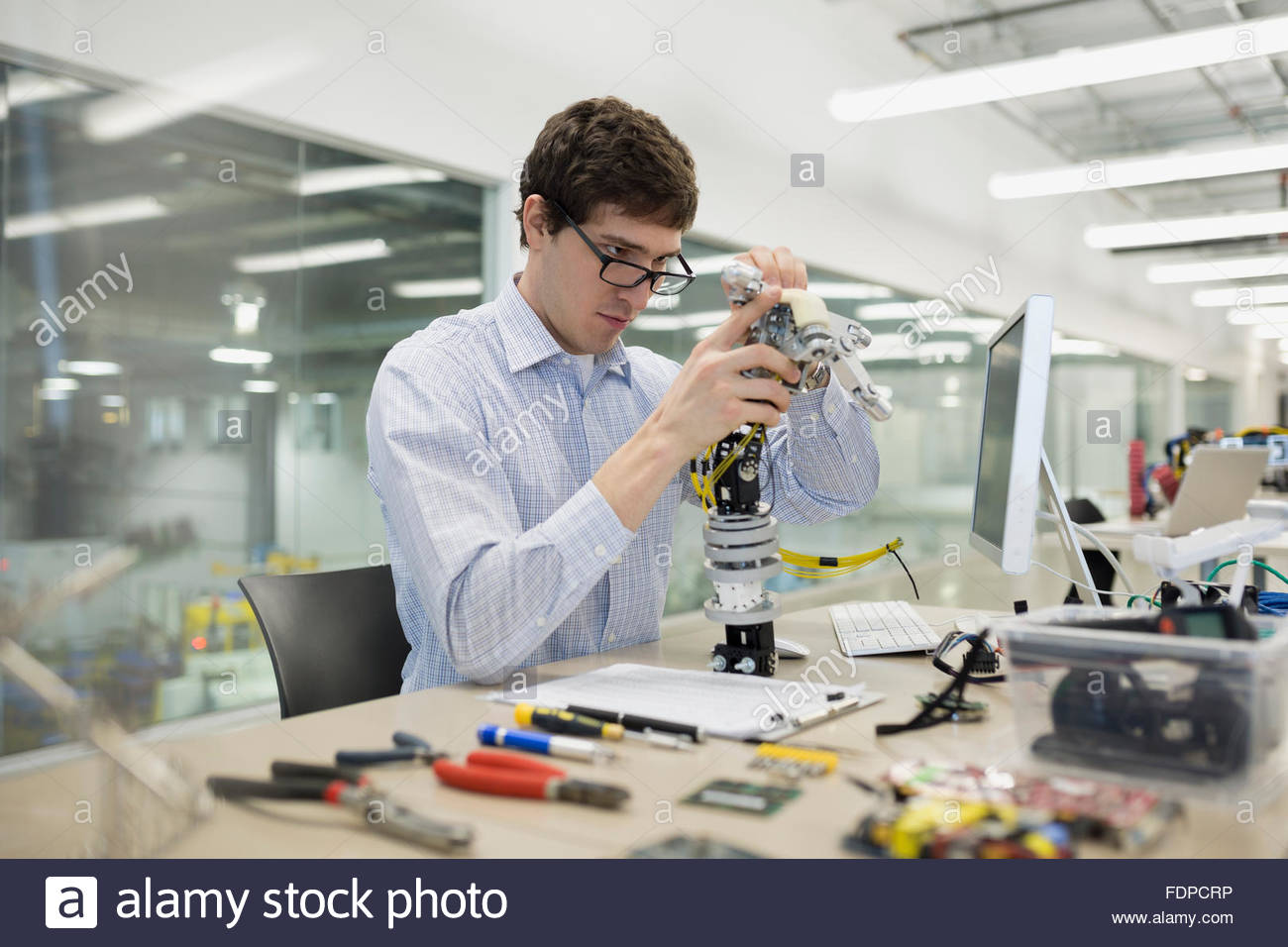 Assembling line hi-res stock photography and images - Alamy
