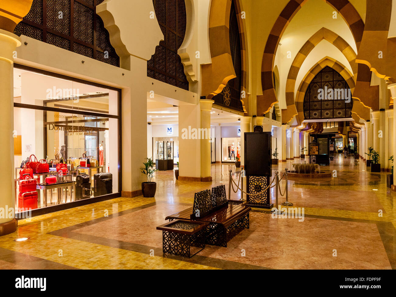 Porto Arabia Shopping Center At The Pearl, Doha, Qatar Stock Photo - Alamy