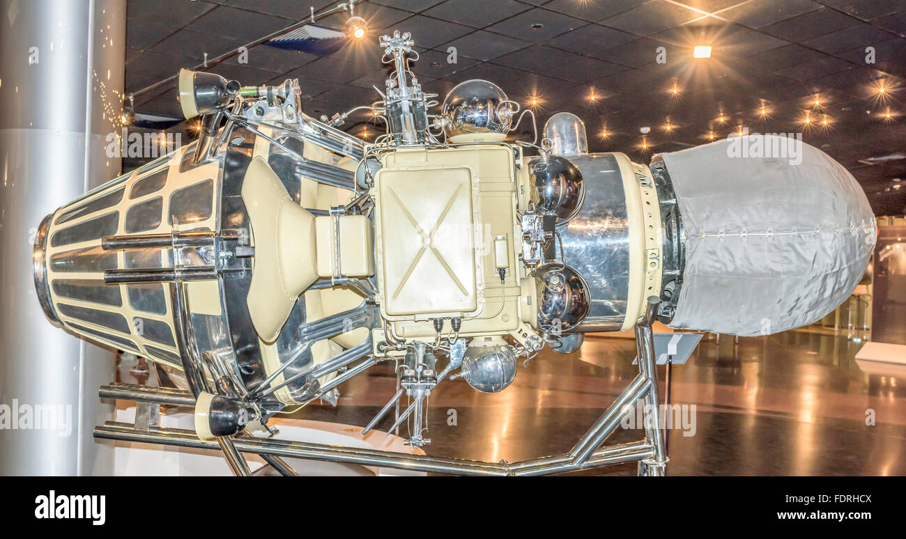 Luna 9 spacecraft hi-res stock photography and images - Alamy