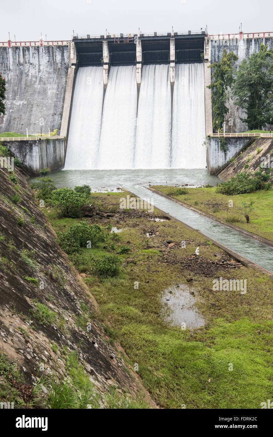 Open water Gates in Neyyar Dam Stock Photo - Alamy