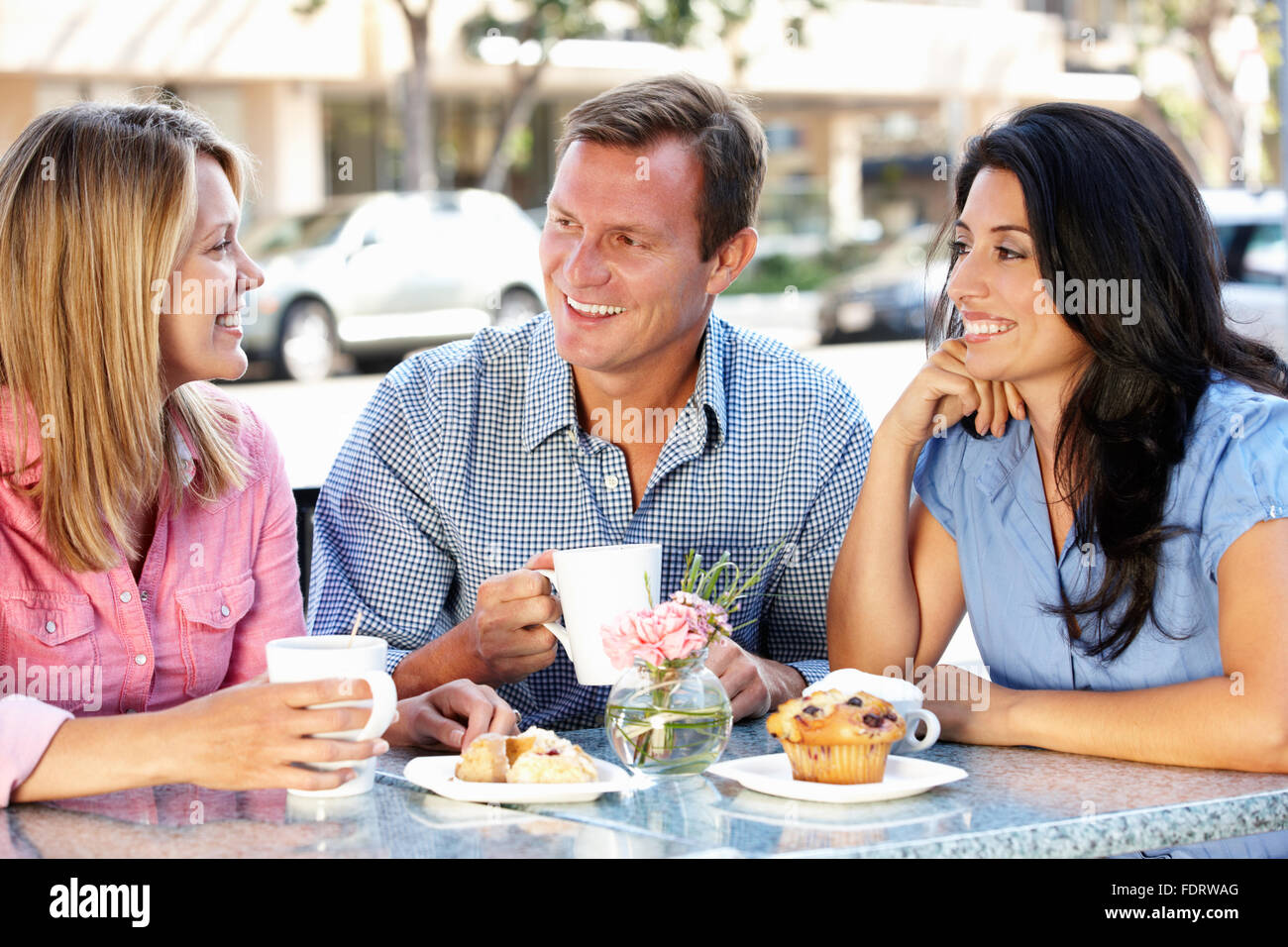 50 woman friends cafe three hi-res stock photography and images - Alamy