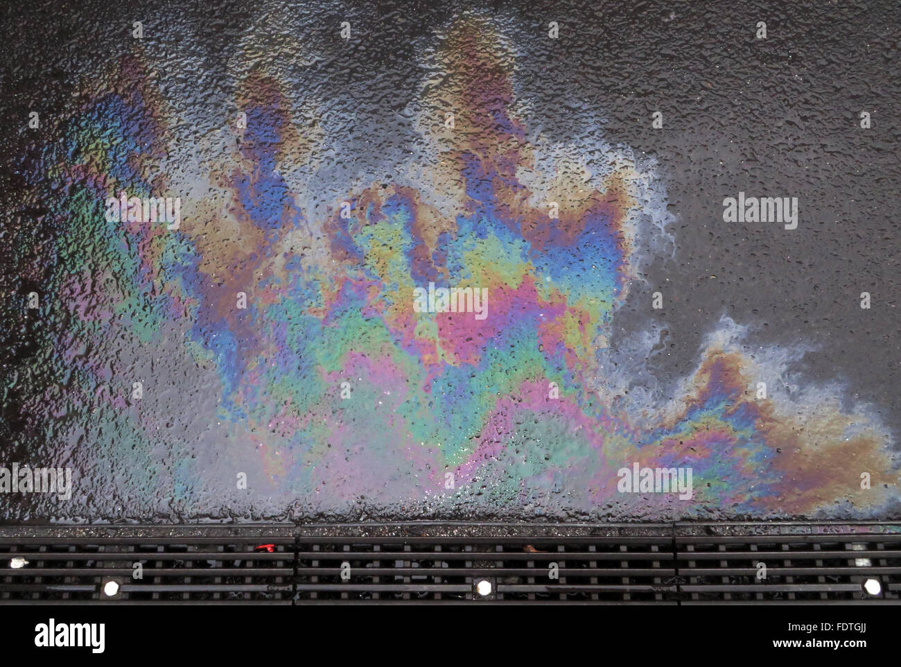 Oil spill on asphalt hi-res stock photography and images - Alamy