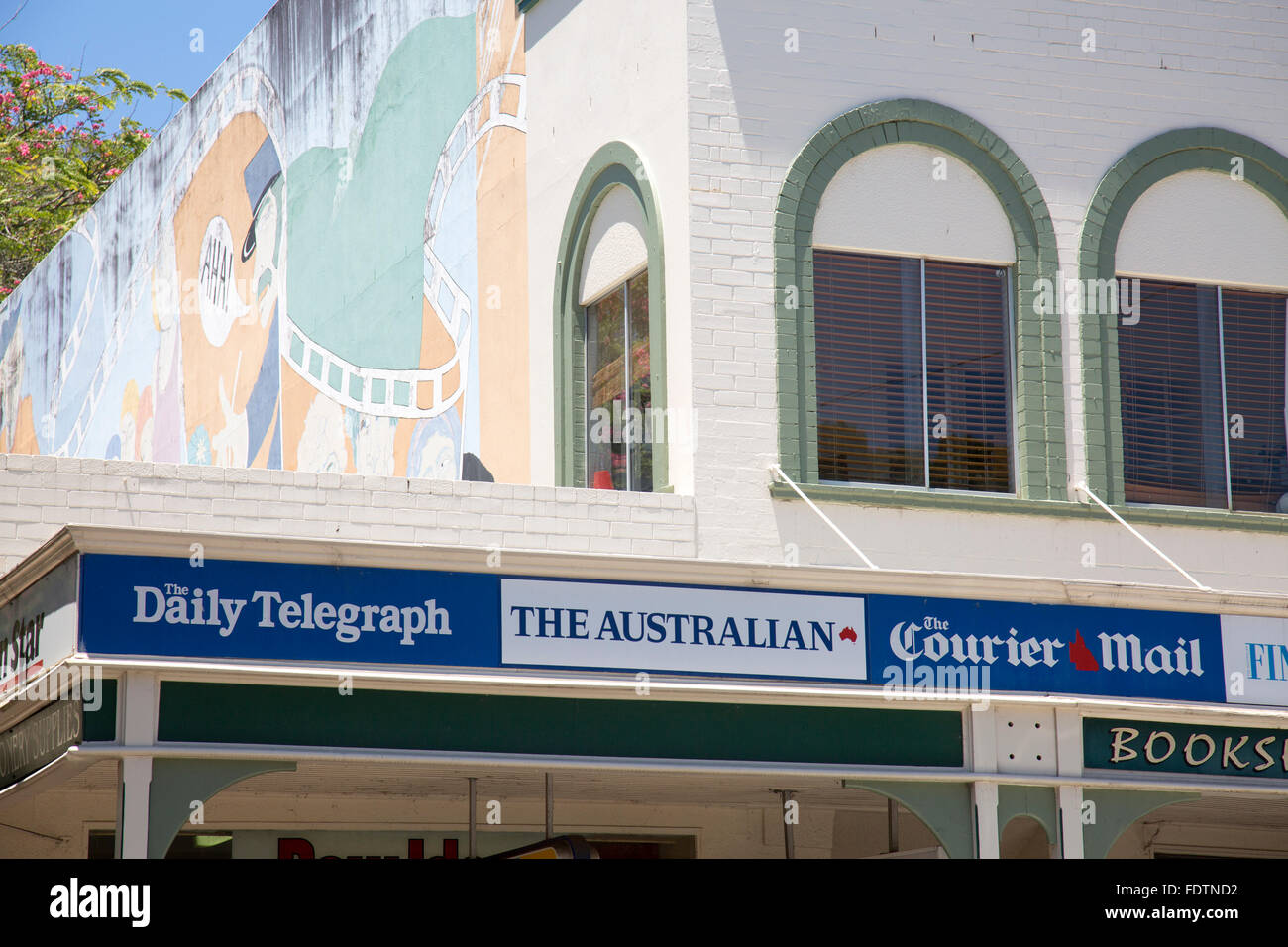 Newsagent shop signs hi-res stock photography and images - Alamy