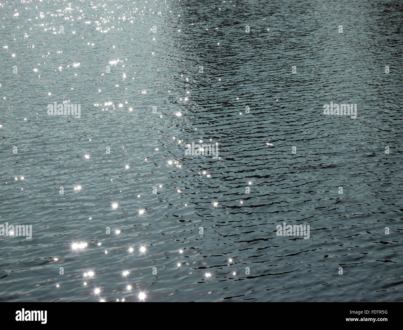 glare on water Stock Photo - Alamy