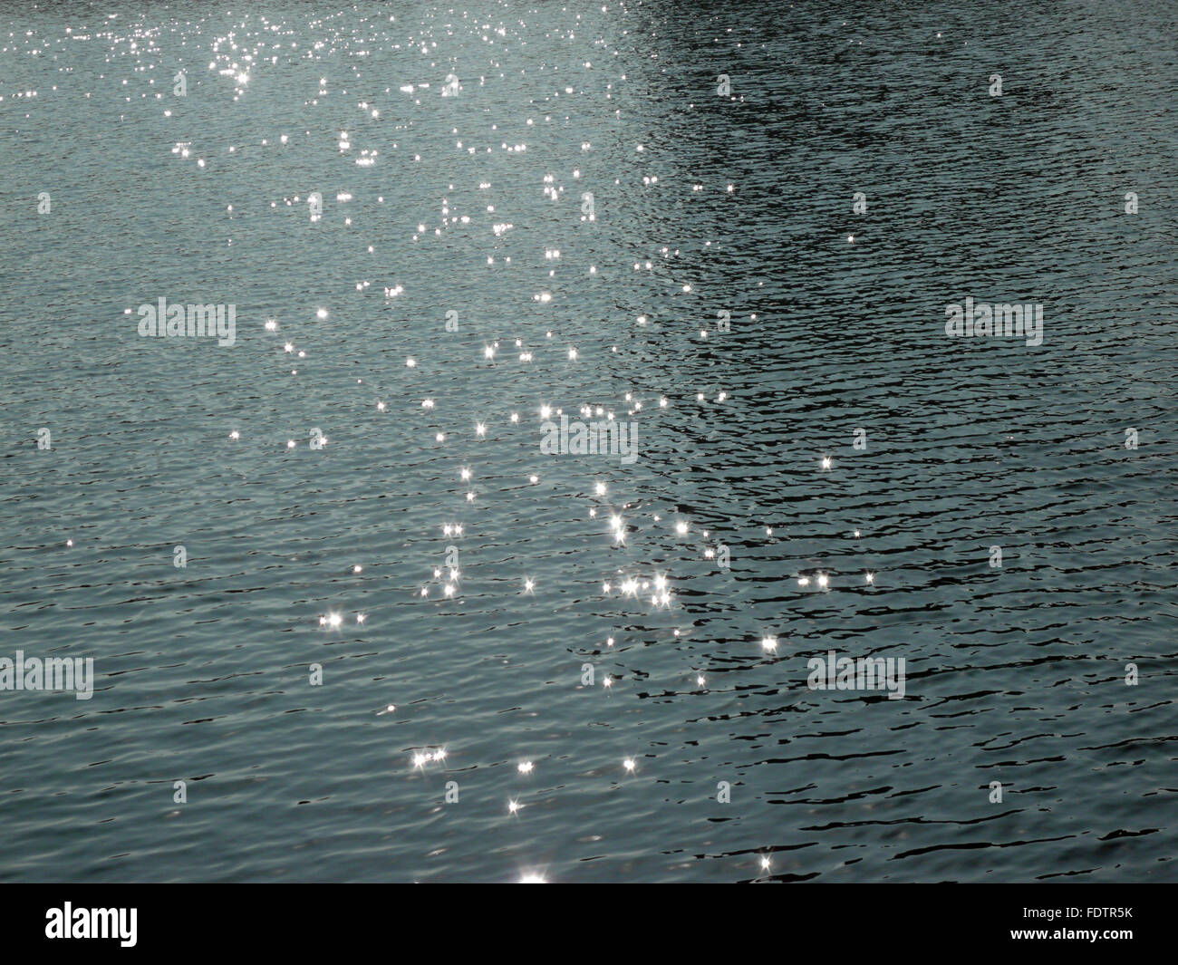 glare on water Stock Photo - Alamy