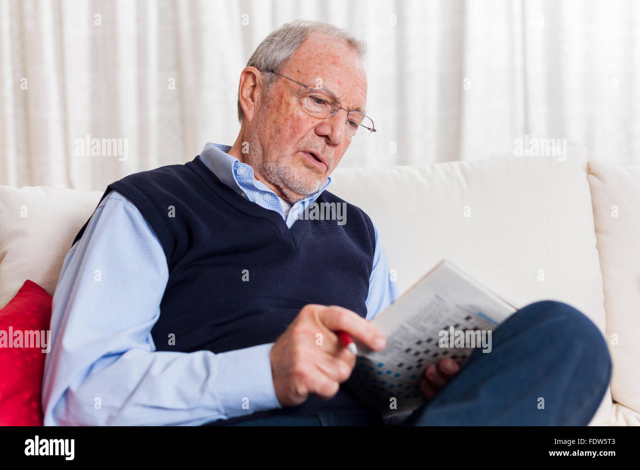 Old man home hi-res stock photography and images - Alamy