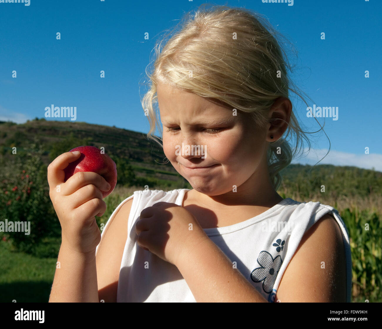 Apfelessen hi-res stock photography and images - Alamy