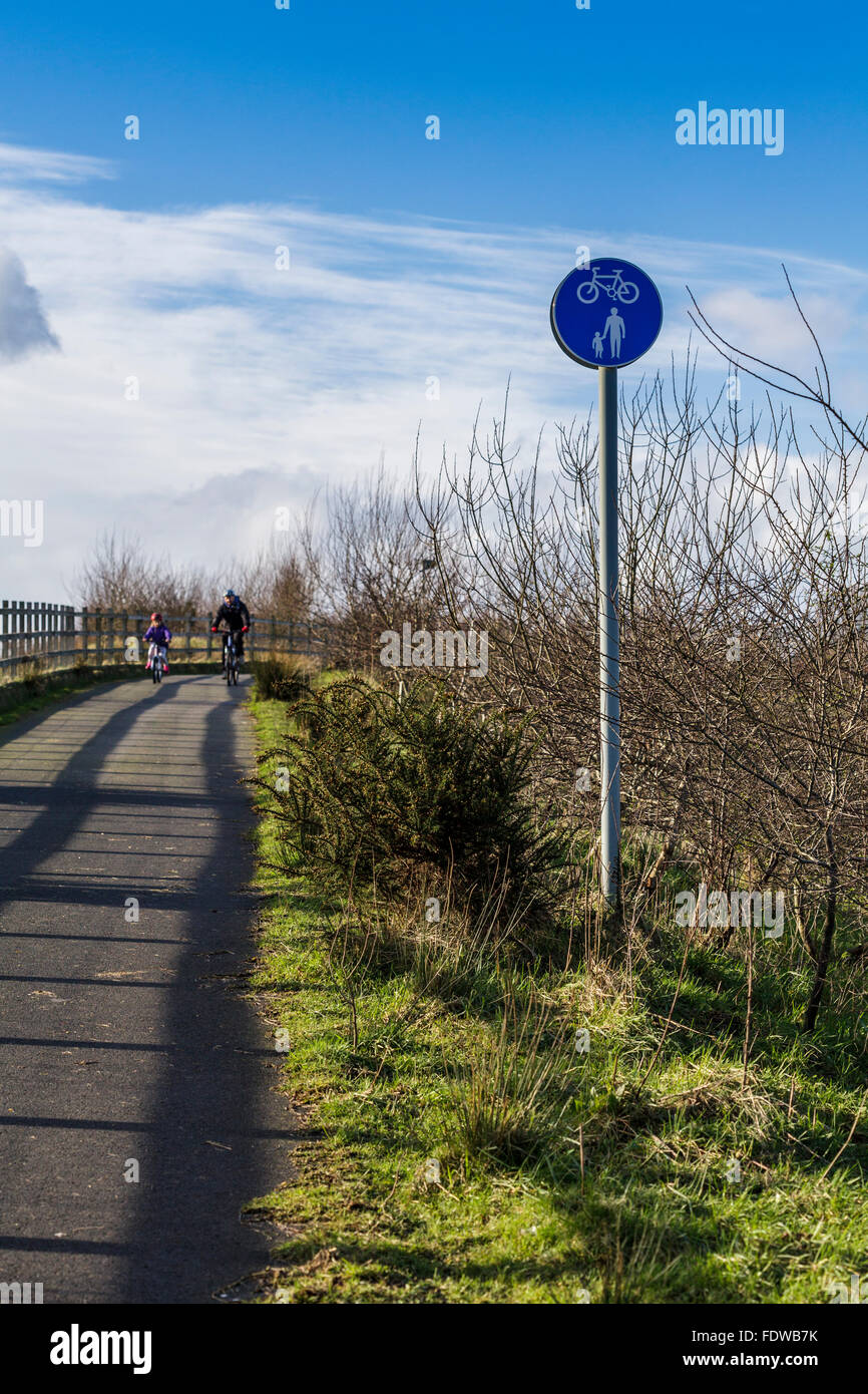 Cycle sign hi-res stock photography and images - Alamy