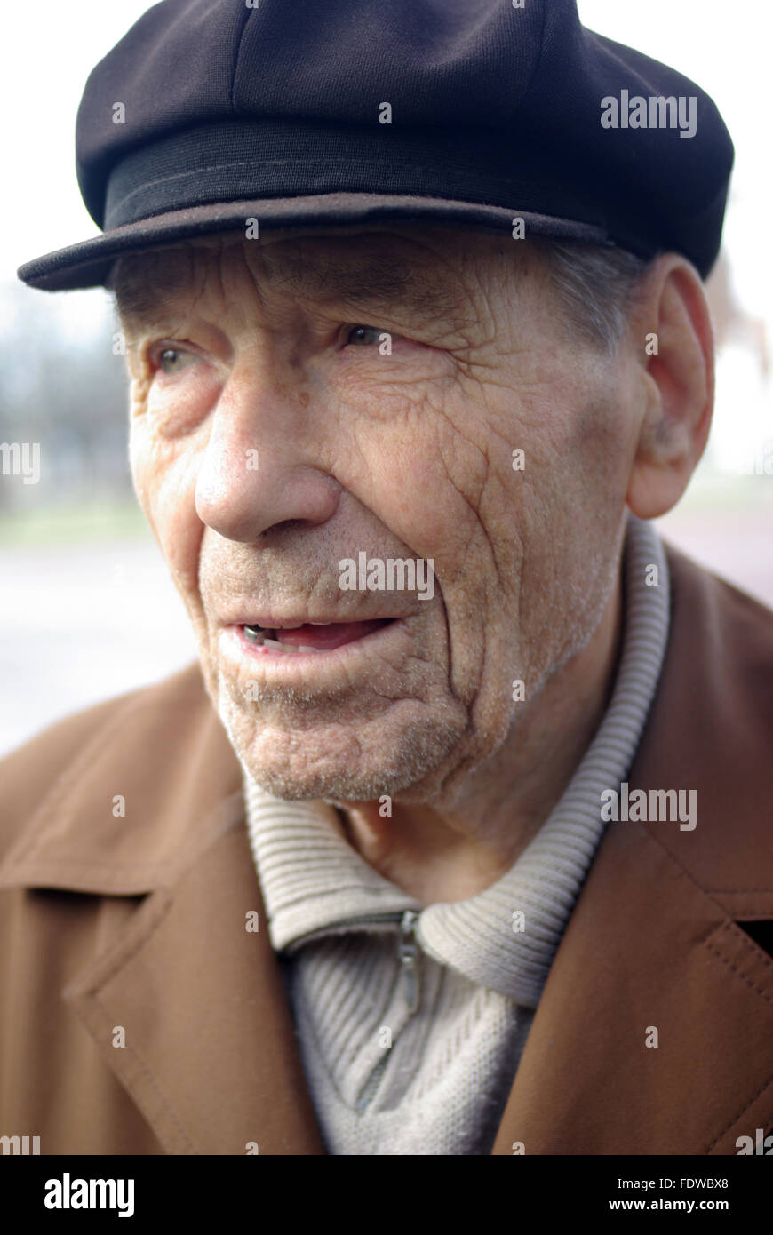 Senior man portrait Stock Photo - Alamy