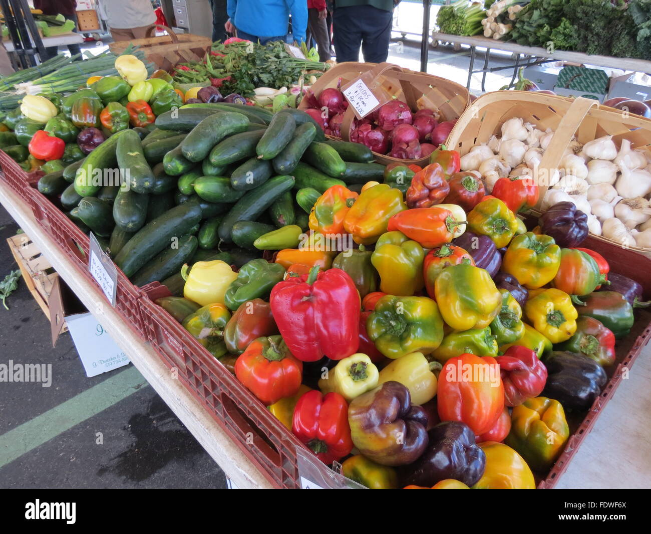 Vegetables at a farmers Market Stock Photo - Alamy