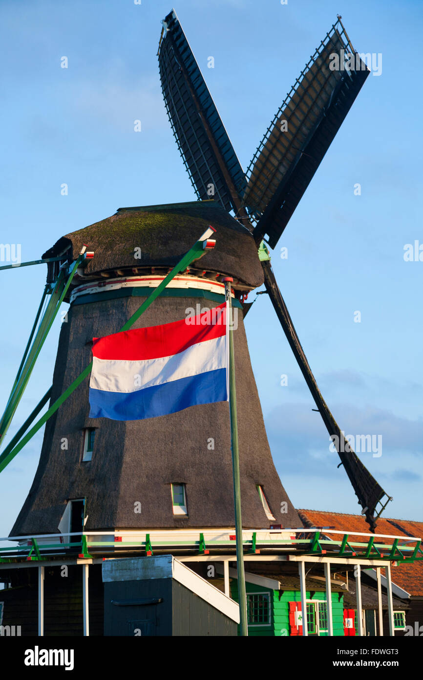 Riverside countries flags hi-res stock photography and images - Alamy