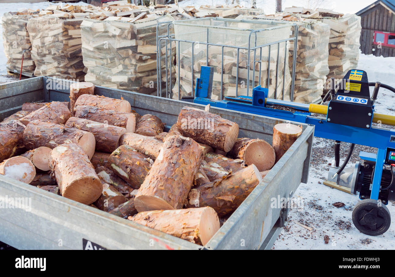 Firewood rack hi-res stock photography and images - Alamy