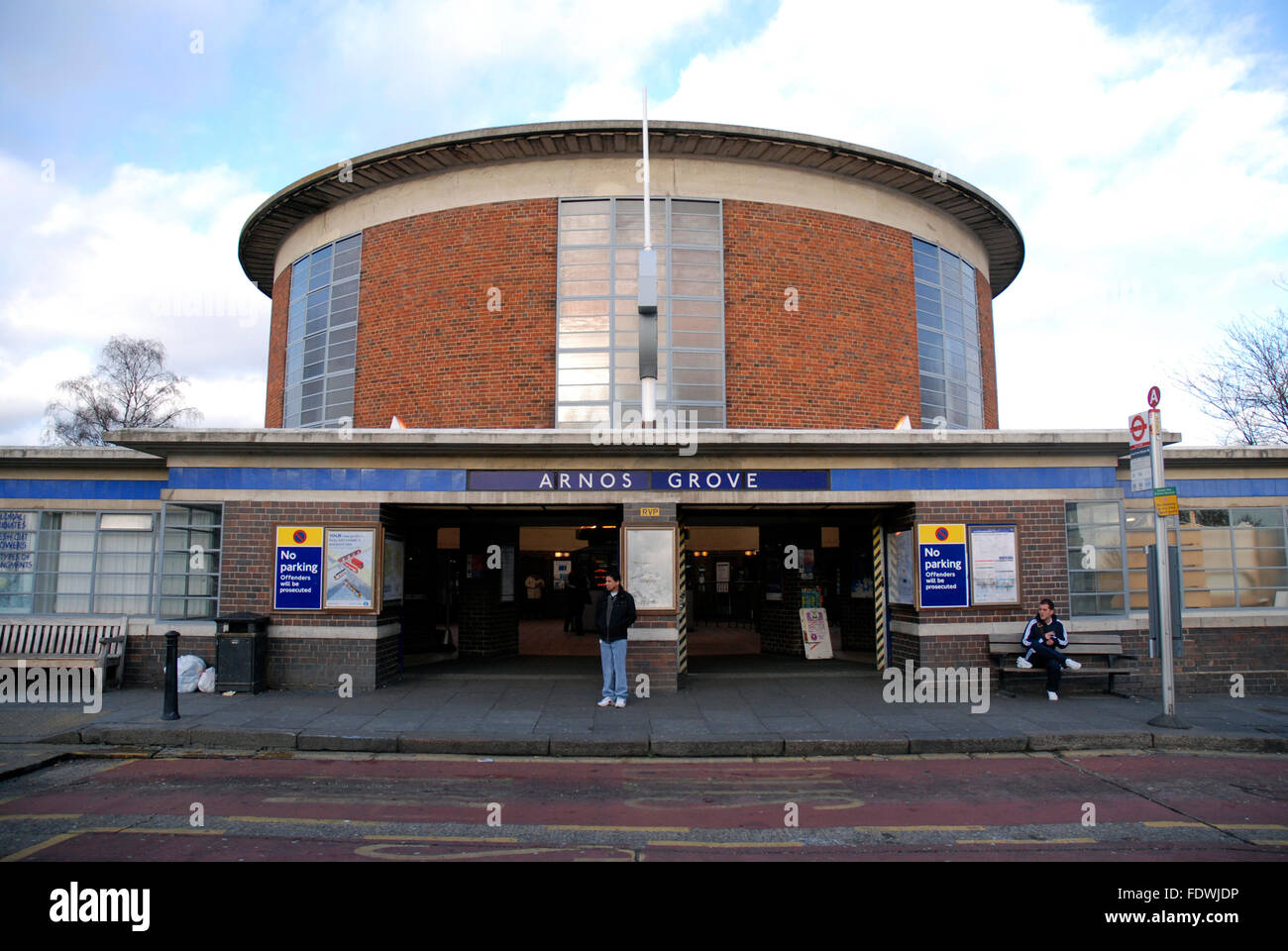 Arnos grove london hi-res stock photography and images - Alamy