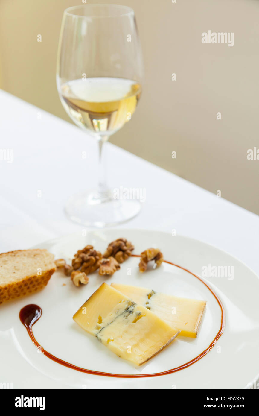 French cheese wine hi-res stock photography and images - Alamy