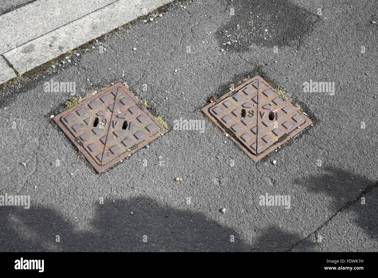 Inspection cover hi-res stock photography and images - Alamy