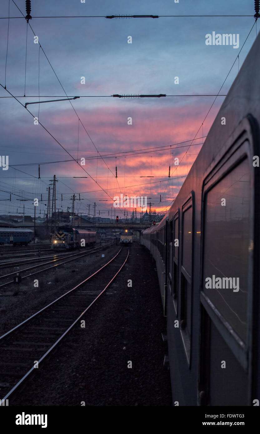 Train sunset hi-res stock photography and images - Alamy