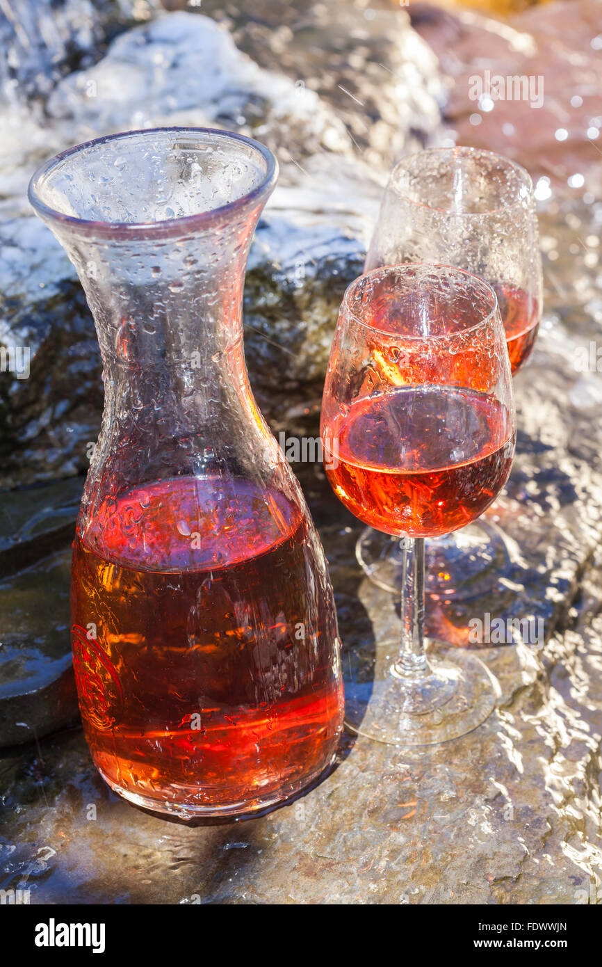 chilled wine in garden Stock Photo - Alamy