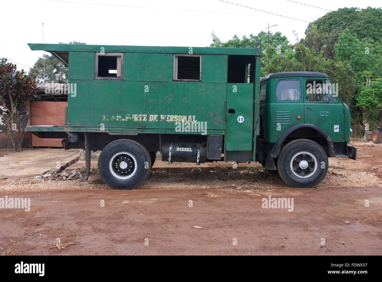 Cuban lorry bus hi-res stock photography and images - Alamy