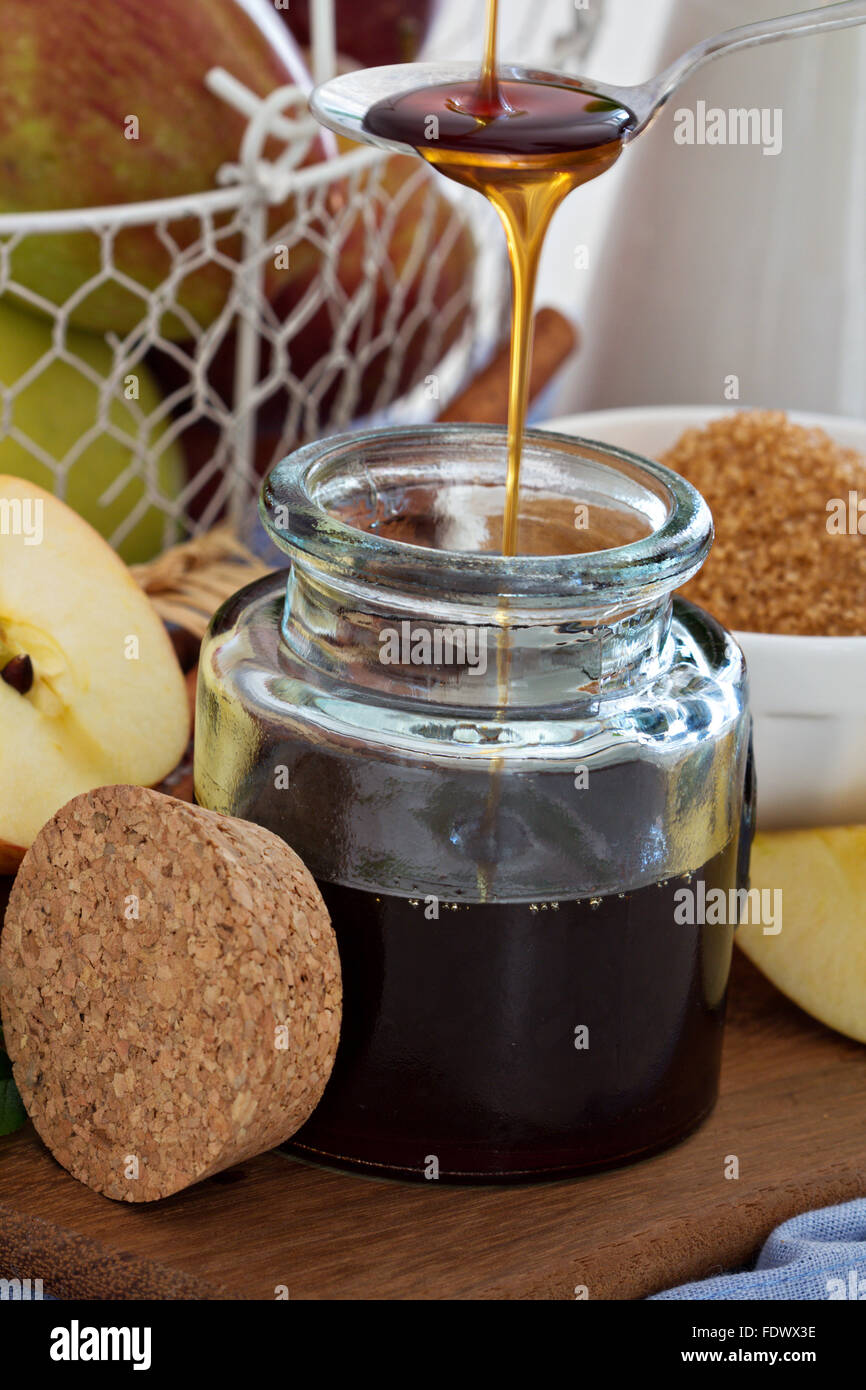 Golden syrup jar hi-res stock photography and images - Alamy