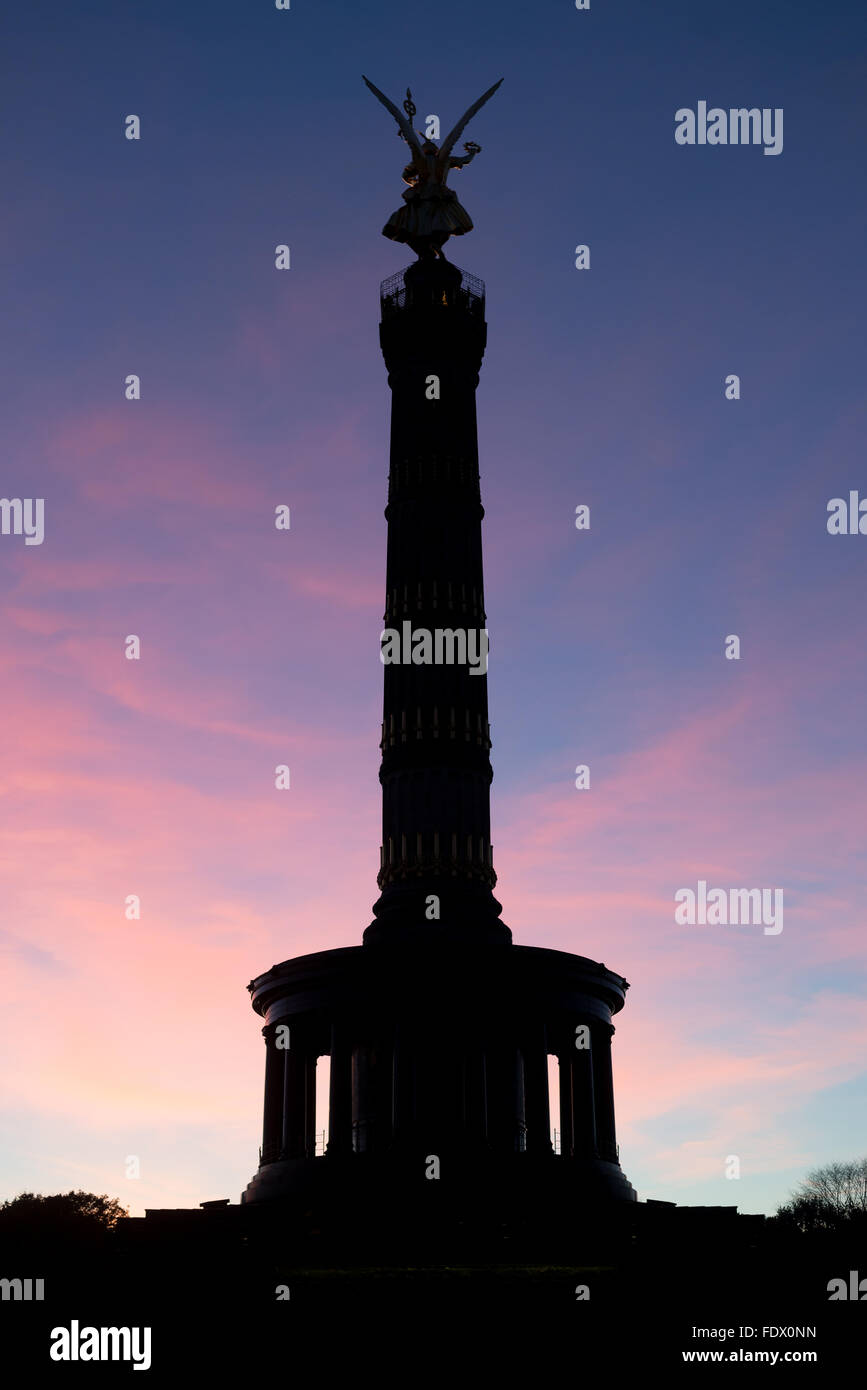 Victory column sunlight hi-res stock photography and images - Alamy