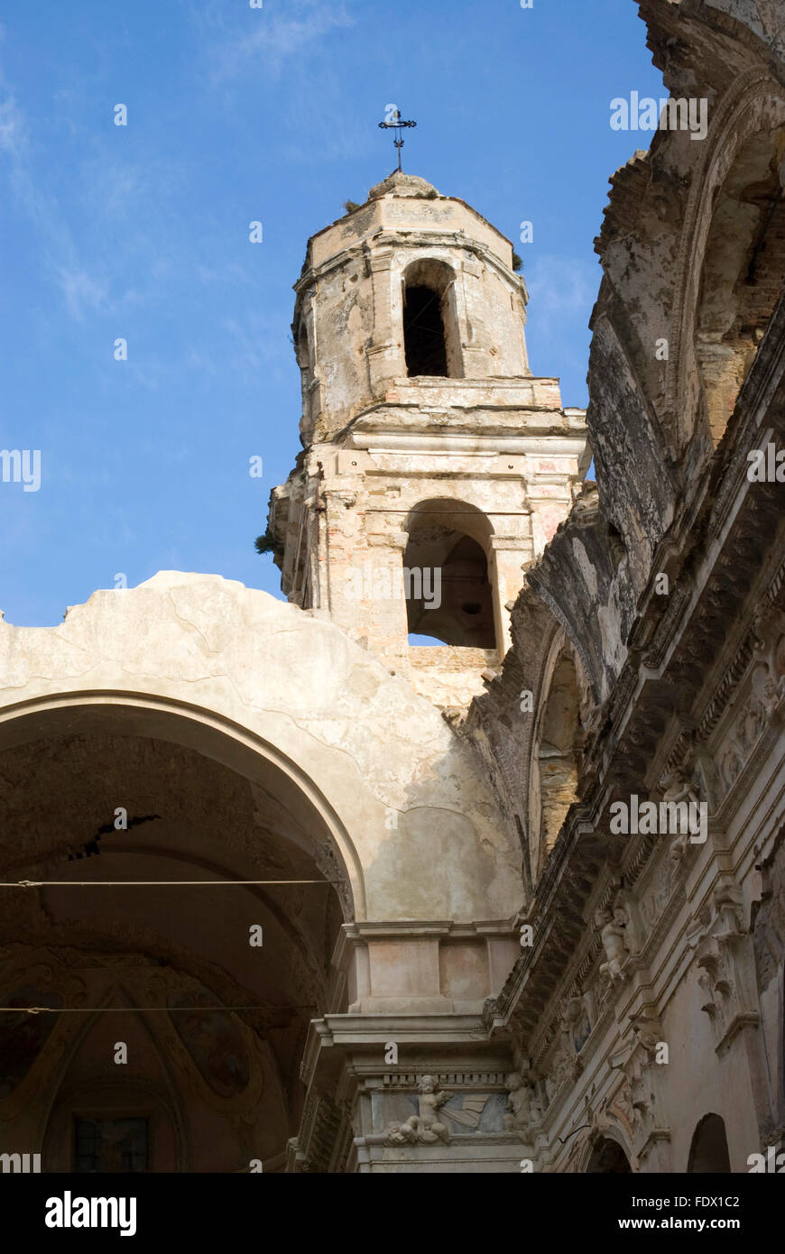Destroyed church ruins dead hi-res stock photography and images - Alamy