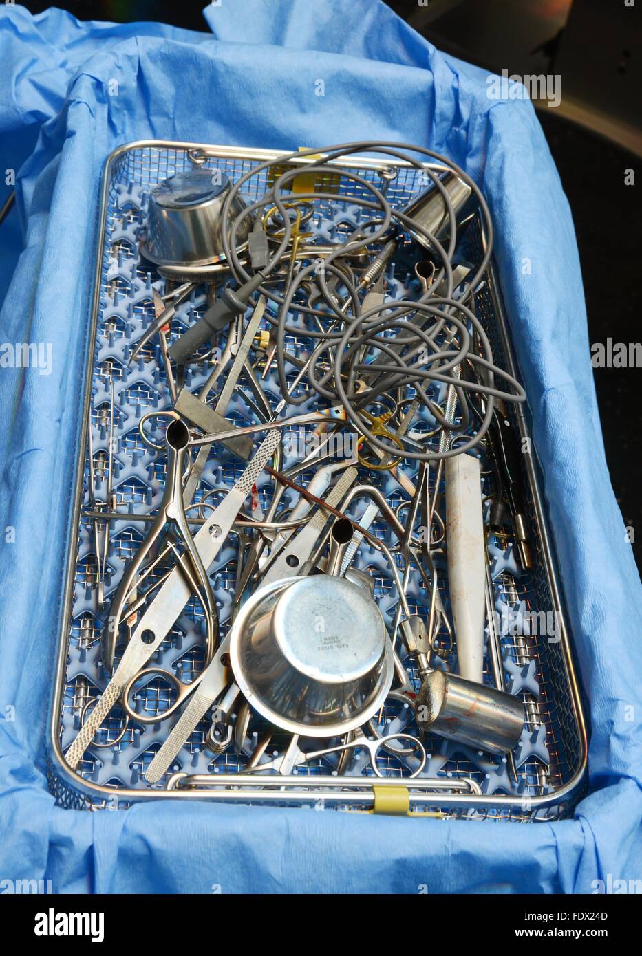 Surgical instruments blood hi-res stock photography and images - Alamy