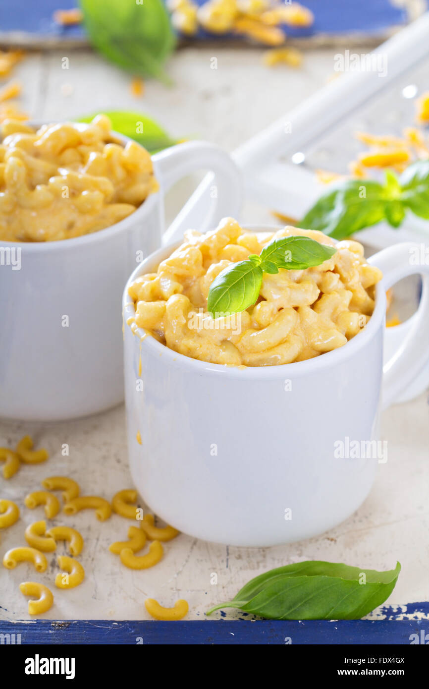 Macaroni and cheese homemade served in mugs Stock Photo - Alamy