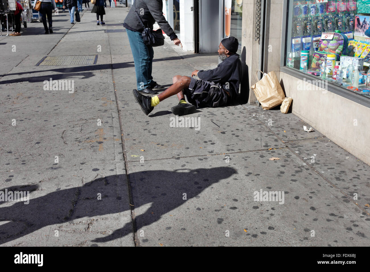 Beggar in new york city hi-res stock photography and images - Alamy