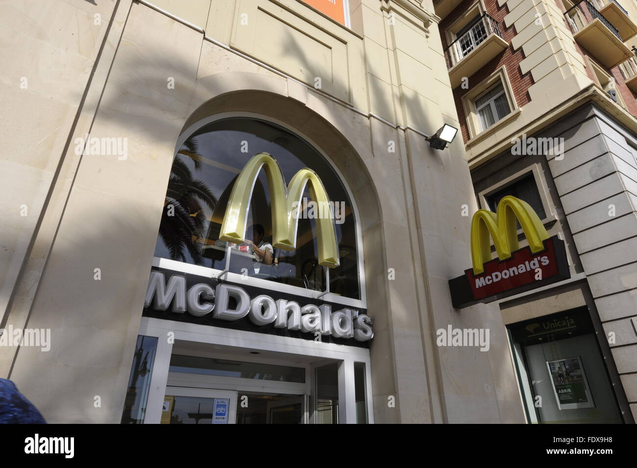 Mcdonalds golden arches hi-res stock photography and images - Alamy
