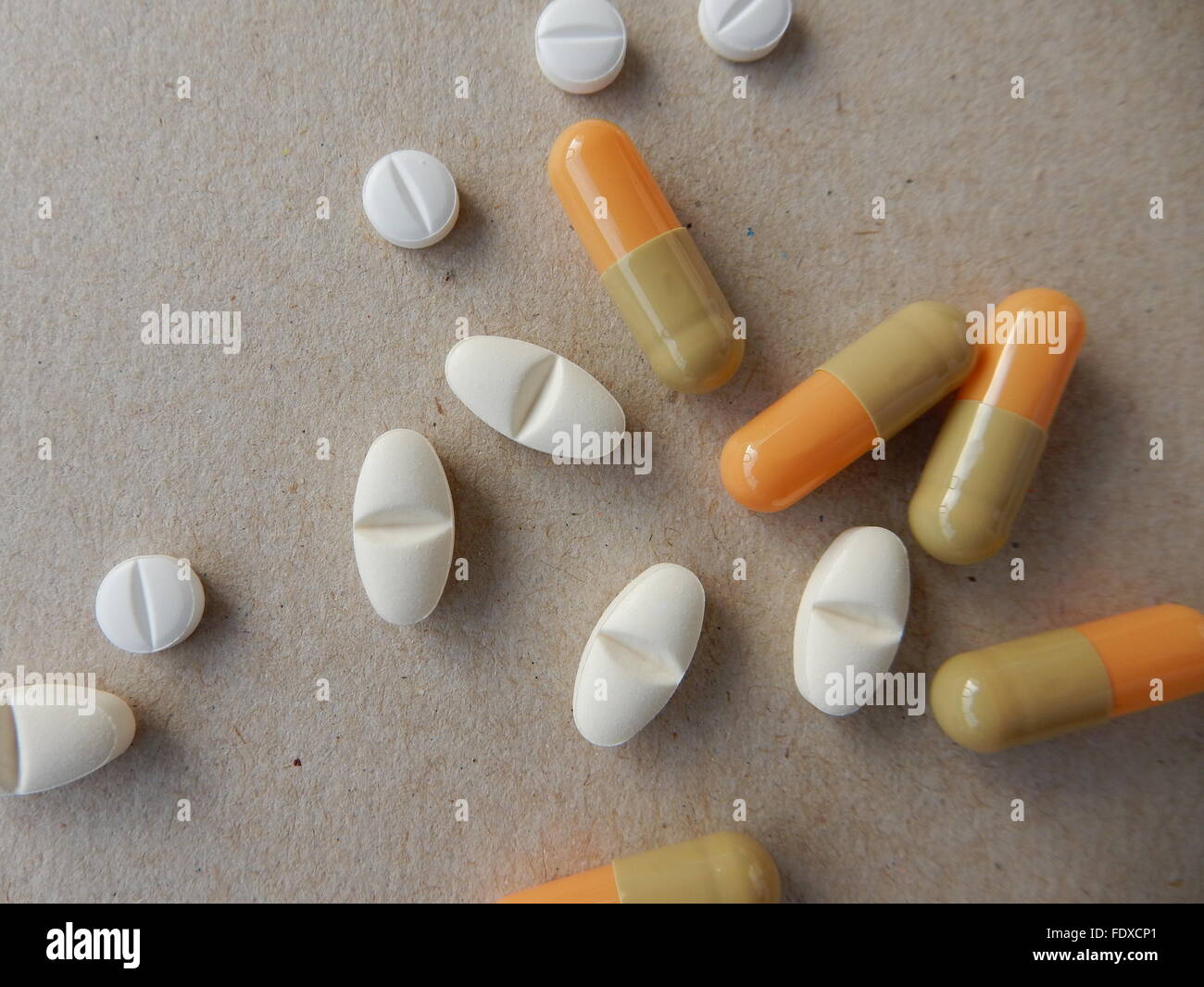 Table medicine hi-res stock photography and images - Alamy