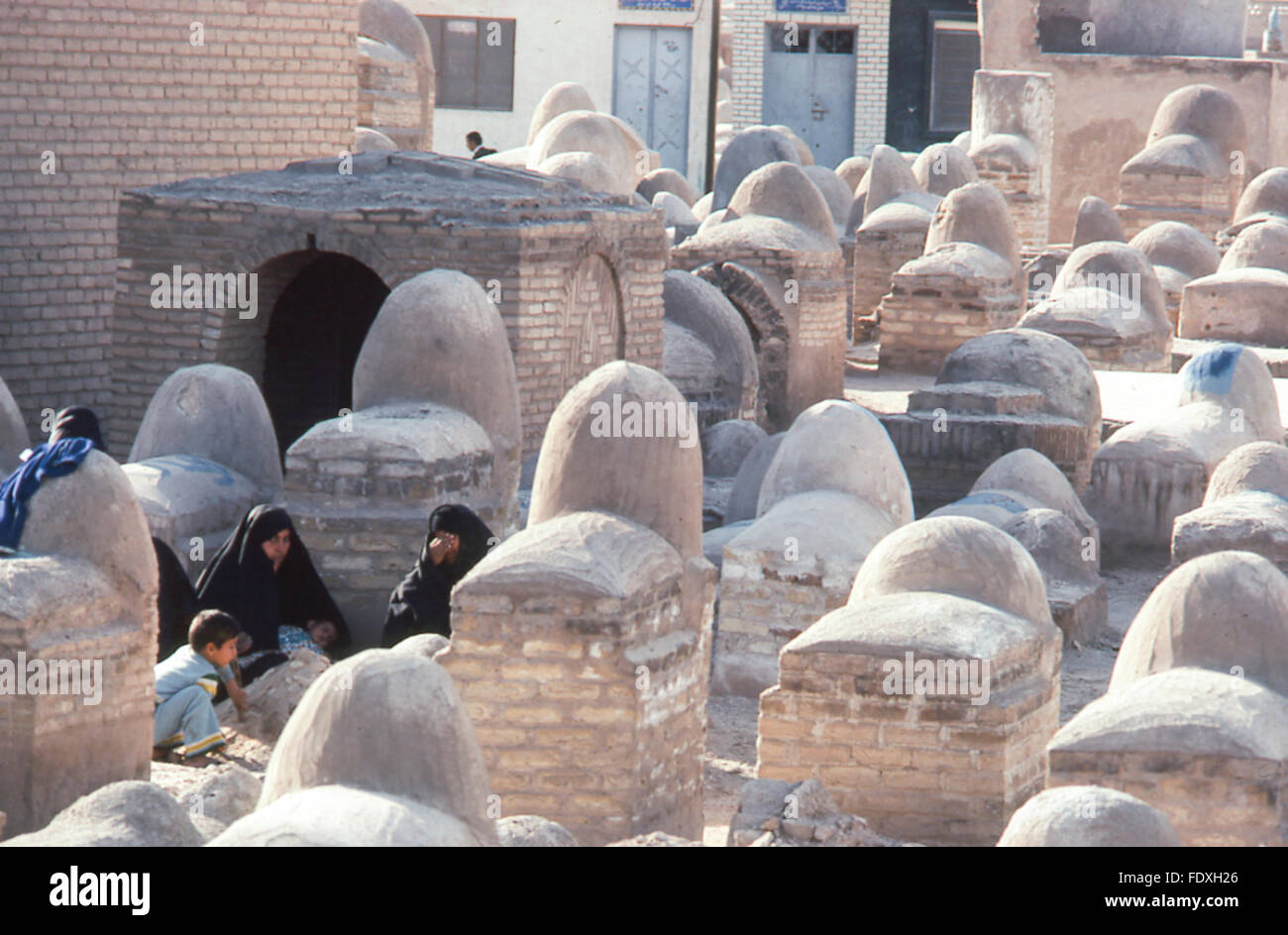 Najaf Cemetery High Resolution Stock Photography and Images - Alamy