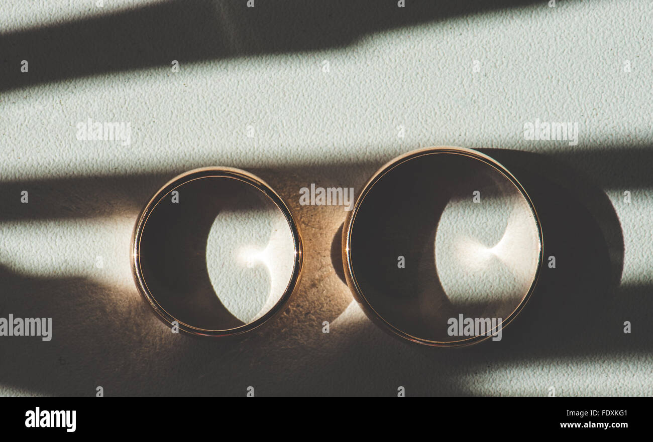 Close up of wedding rings. Ceremony details Stock Photo - Alamy