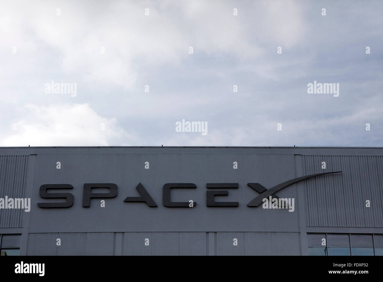 Spacex headquarters hi-res stock photography and images - Alamy