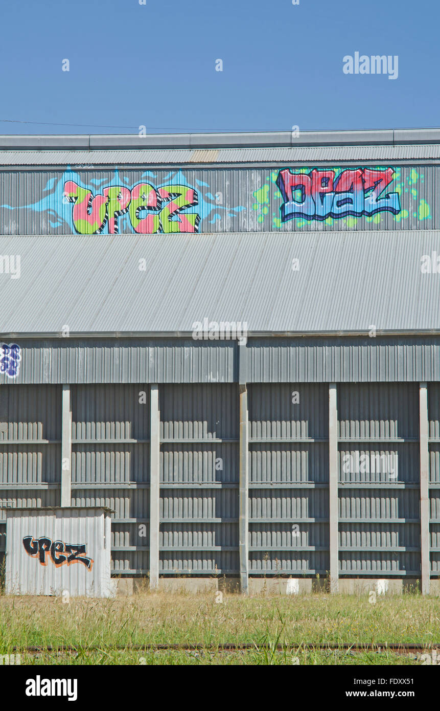 Rural graffiti hi-res stock photography and images - Alamy